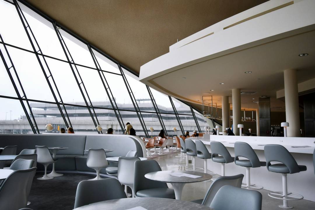 How to Access Airport Lounges: A Travelers Guide - iFLY