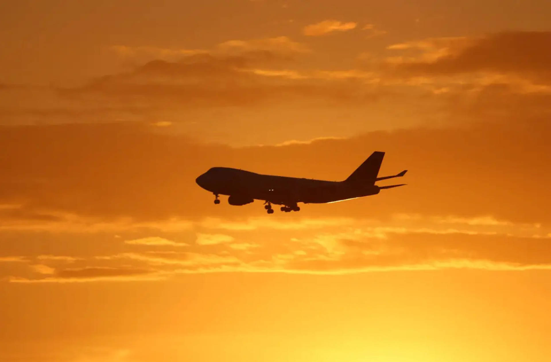 Whats the difference between Direct and Non-stop Flights?