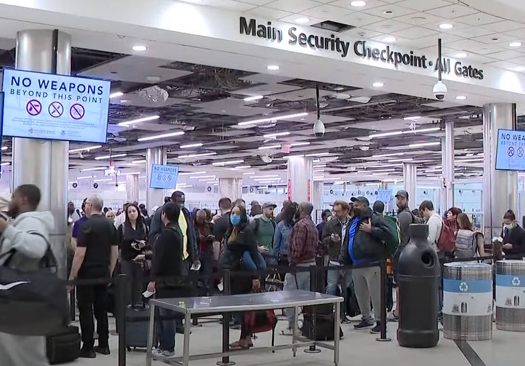 Guide to Airport Security Wait Times - iFLY