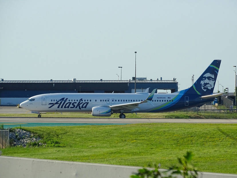 Alaska Airlines Flight Status & Tracker